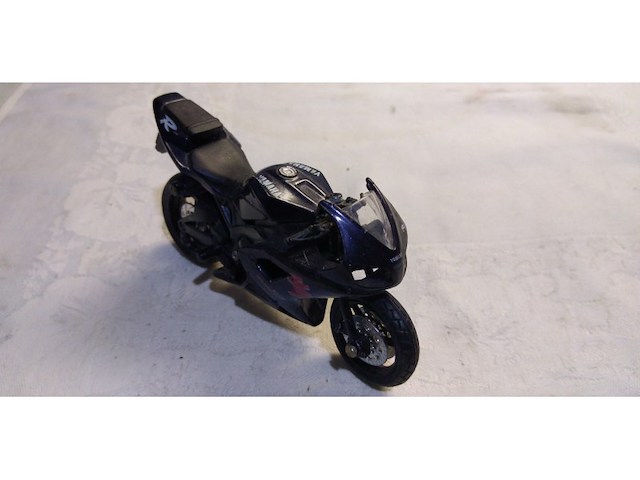 Motor Maisto;Yamaha  YZF- R1, 1:18 , fale stakla farova