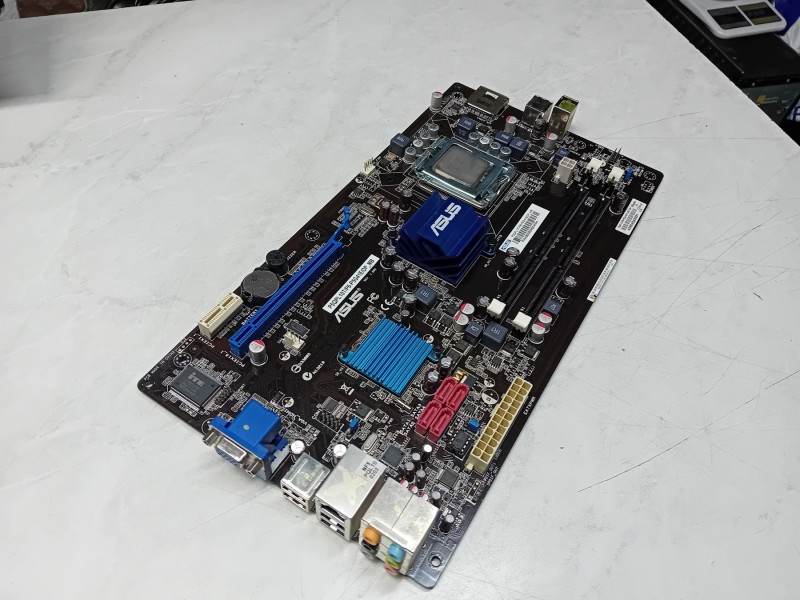 maticna ploca asus P6-P5G41E 775socet ddr3 ispravna