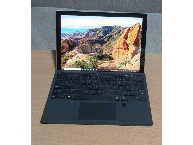 Microsoft Surface Pro 4/12.3"/i7-6650U 6.gen/256SSD/8GB