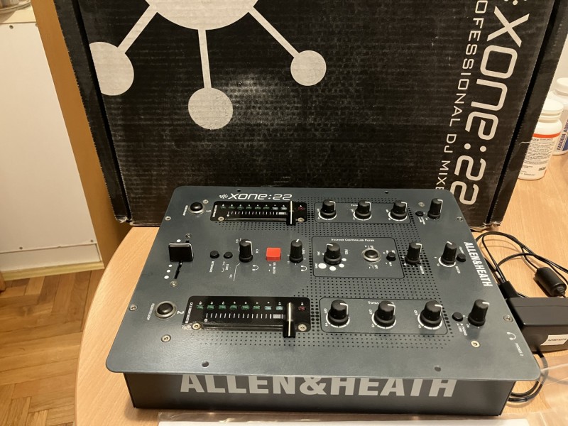 ALLEN & HEATH XONE 22 Full Pak sa Kutijom ODLICAN!