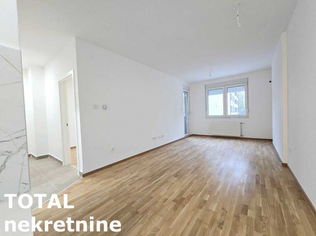 NOVI SAD - AVIJACIJA - 47. 00 m2