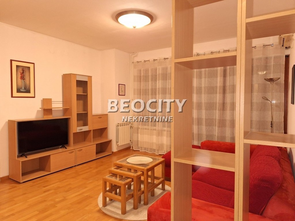 Novi Sad, Centar, Stevana Musića, 2. 0, 57m2, 500EUR