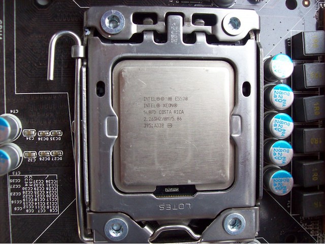 intel XEON E5520 ,soket 1366 , 2.26Ghz,8 mb