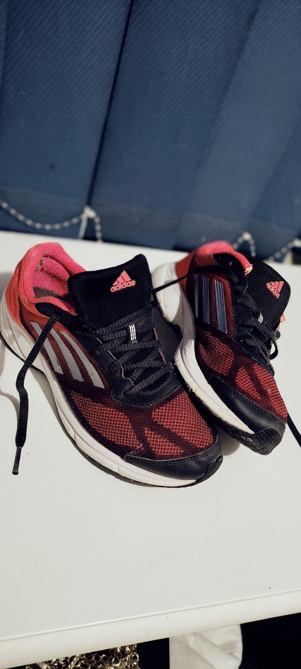 Adidas, 38.5