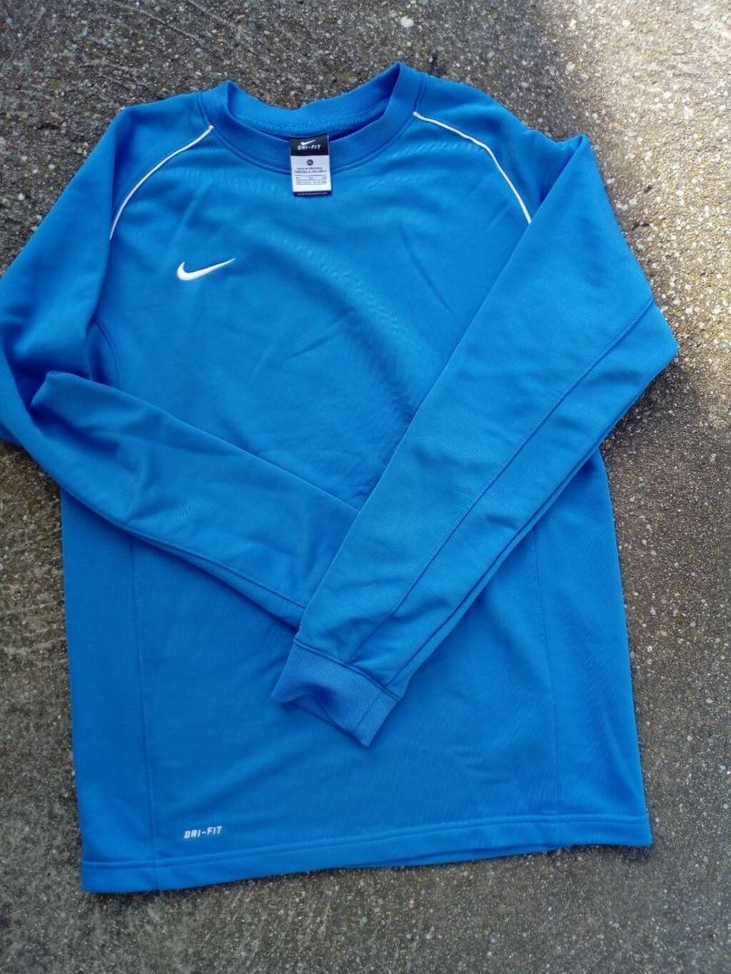 Nike sportska majica vel.M-L u super stanju