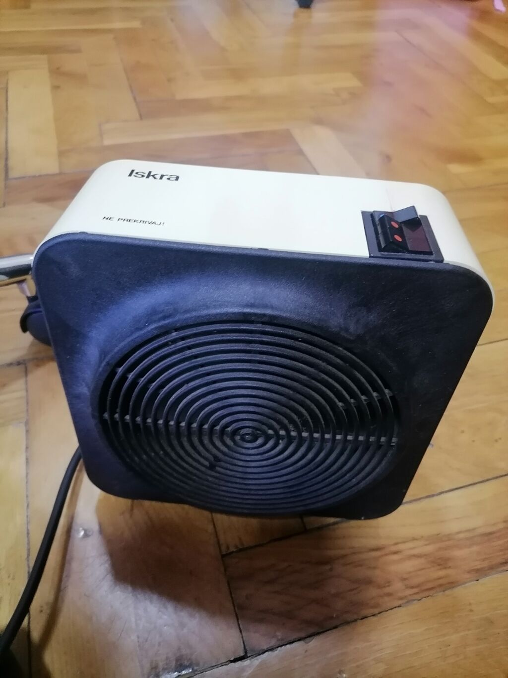 Grejalica ISKRA 2000w duvaljka ispravna. Ima i samo ventilator