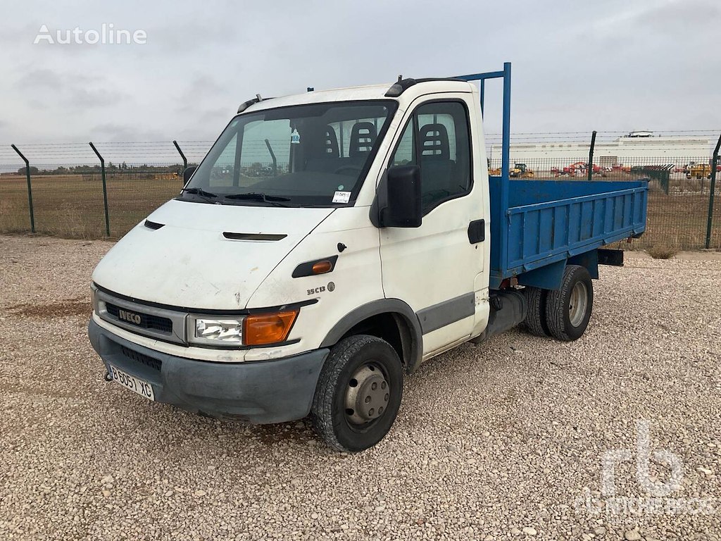 Prodaje se IVECO 35C13 4x2 kiper na aukciji