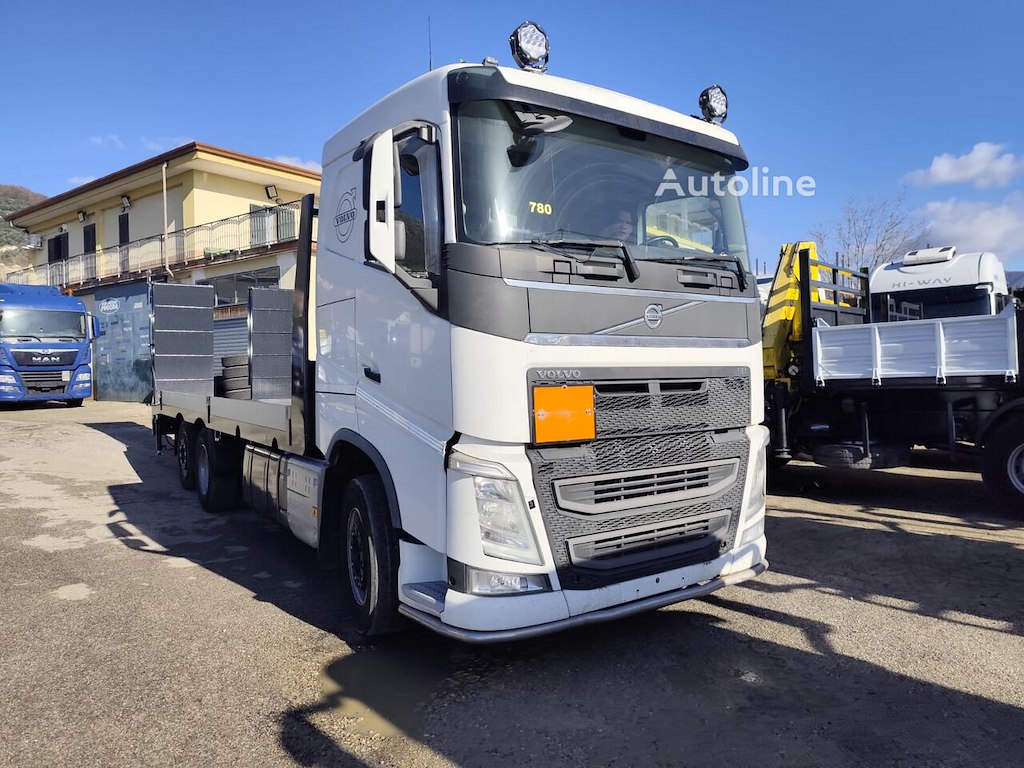 Volvo FH13.540 kamion s ravnom platformom