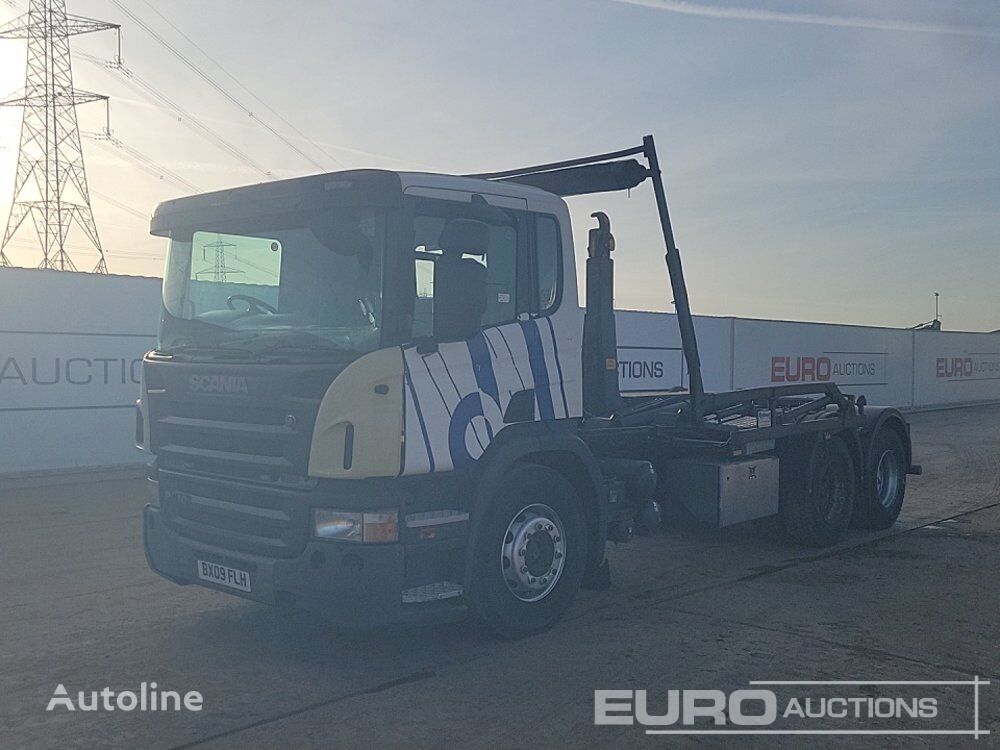 Prodaje se Scania P310 rol kiper sa kukom na aukciji