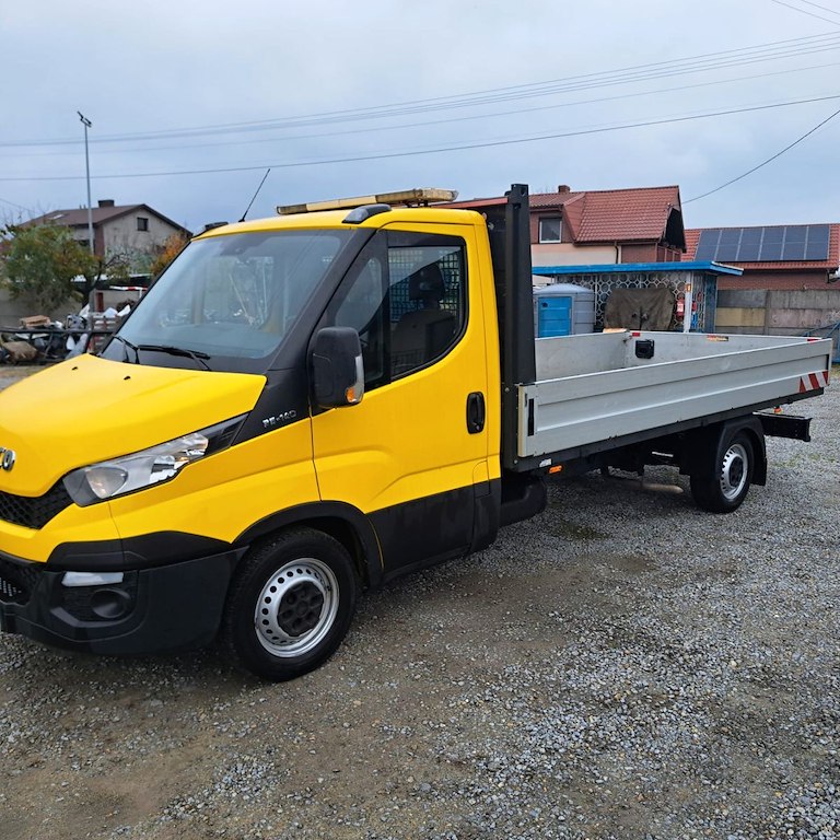 IVECO Daily 35S14 kamion s ravnom platformom < 3.5t