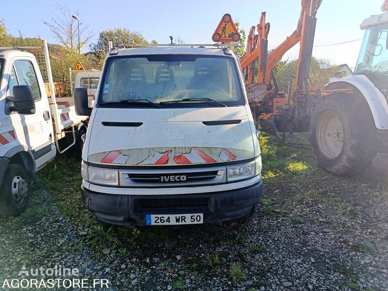 Prodaje se IVECO 35C12 kamion kiper < 3.5t na aukciji