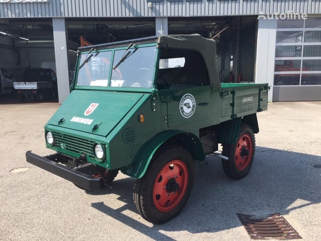 Mercedes-Benz Unimog U 401 Oldtimer kamion s ravnom platformom < 3.5t