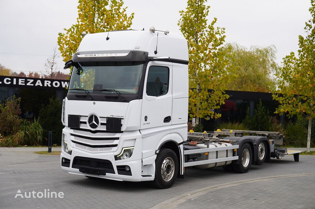 Mercedes-Benz Actros 2753 E6 6x2 / BDF / Retarder / Gigaspace Cab Lounge chair vozilo za prevoz kontejnera