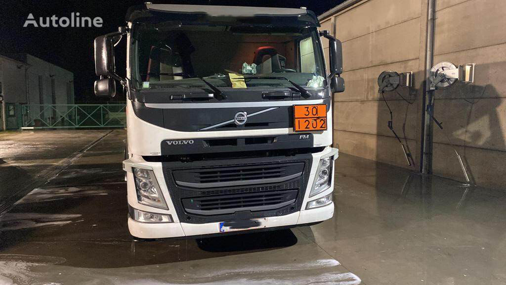 Volvo FM 330 autocisterna za gorivo