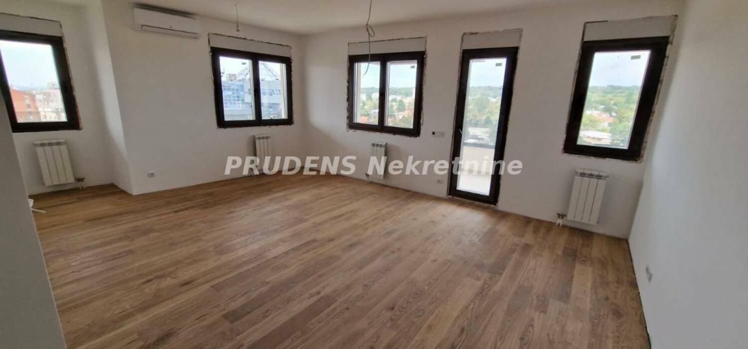 Gospodara Vučića-Lux penthouse, odmah useljiv