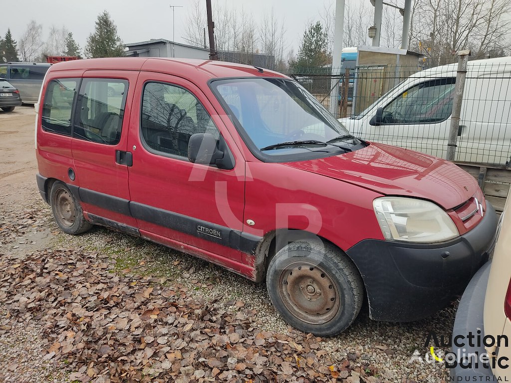 Prodaje se Citroen Berlingo laki furgon na aukciji