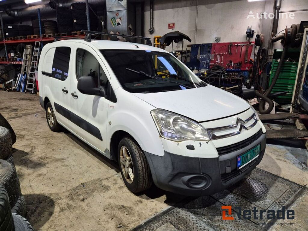 Prodaje se Citroen BERLINGO laki furgon na aukciji