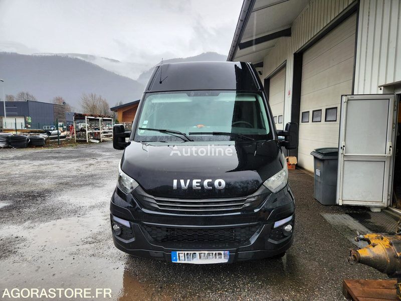 Prodaje se IVECO 35C21 minibus furgon na aukciji