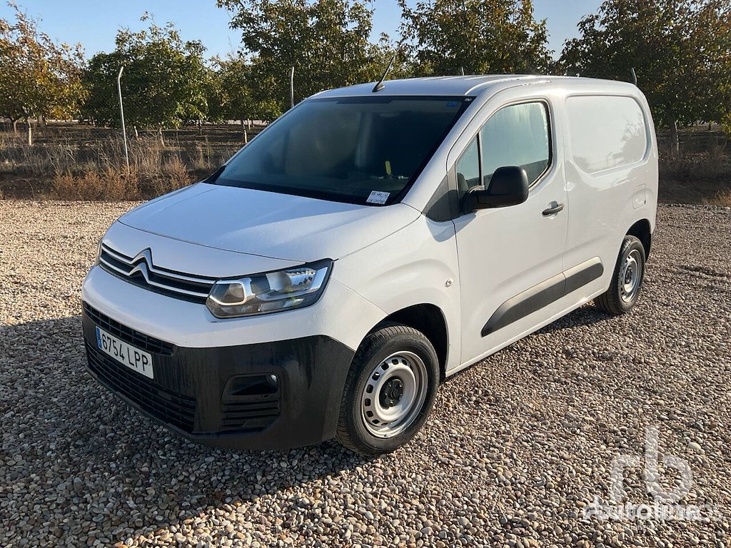 Prodaje se Citroen BERLINGO BLUEHD 1.5D laki furgon na aukciji