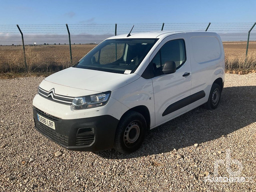 Prodaje se Citroen BERLINGO BLUEHD 1.5D laki furgon na aukciji