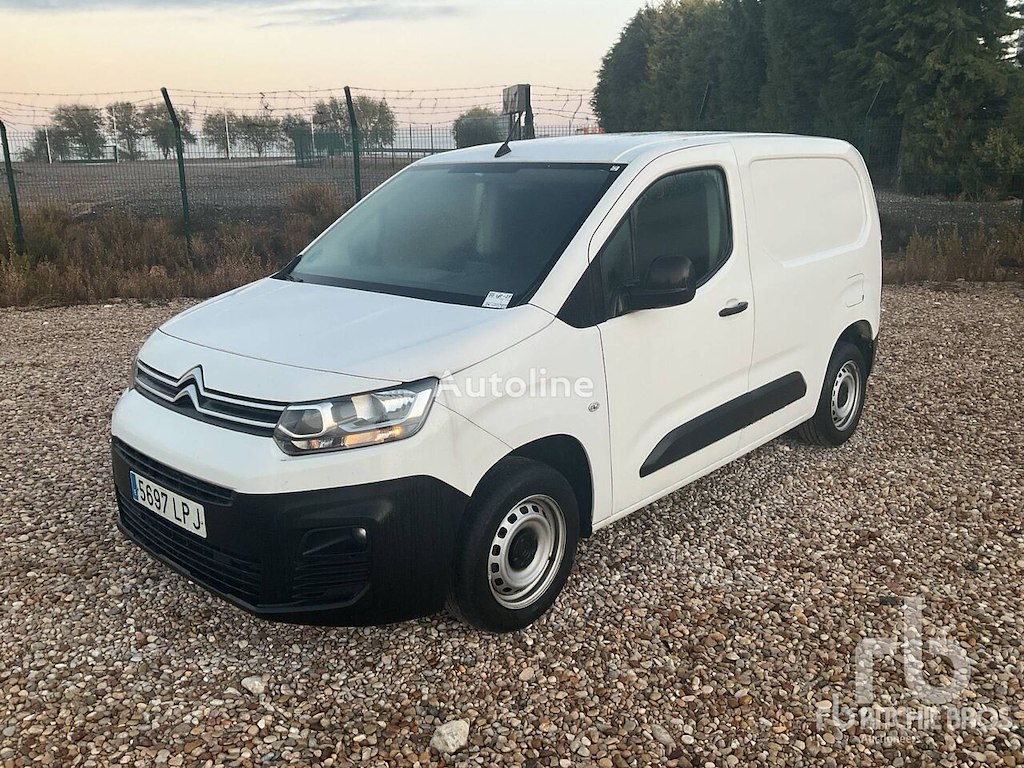 Prodaje se Citroen BERLINGO BLUEHD laki furgon na aukciji