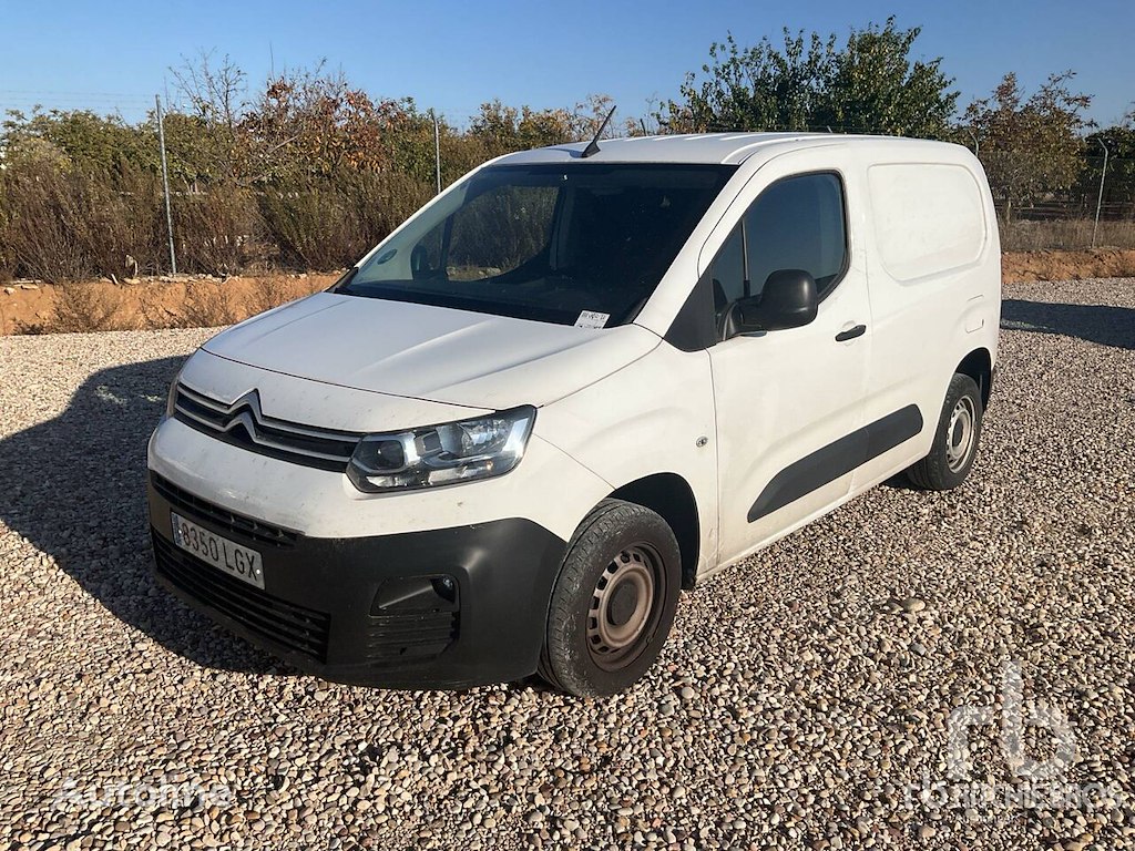 Prodaje se Citroen BERLINGO BLUEHD 1.5D laki furgon na aukciji