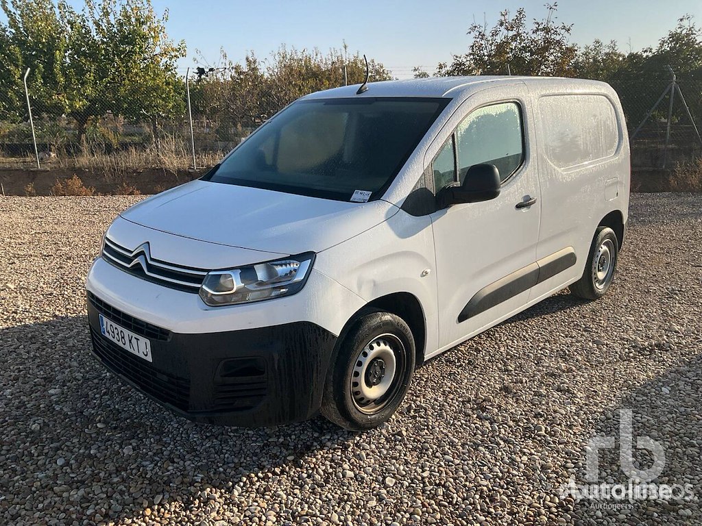 Prodaje se Citroen BERLINGO BLUEHD 1.5D laki furgon na aukciji