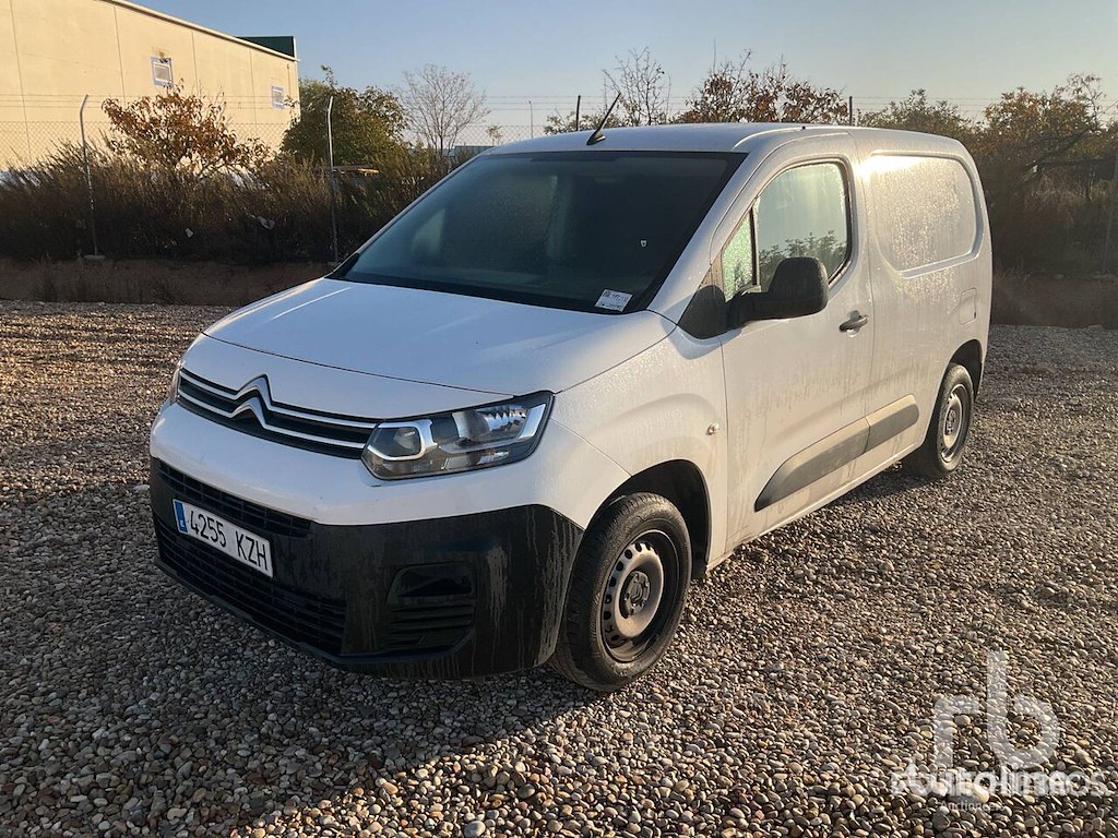 Prodaje se Citroen BERLINGO BLUEHD 1.5D laki furgon na aukciji