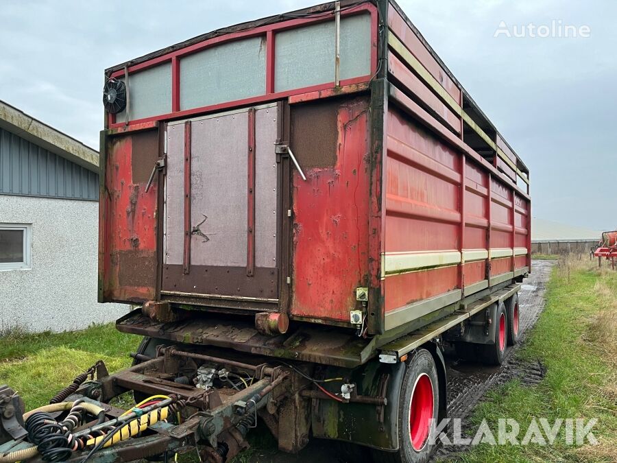 Prodaje se Anhænger prikolicu za prevoz stoke na aukciji