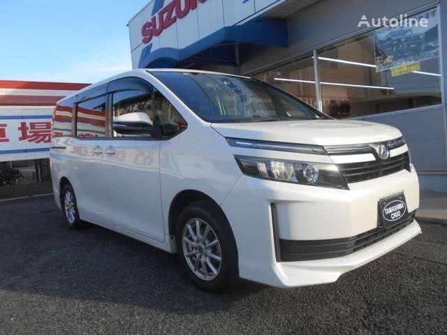 Toyota VOXY putnički minibus