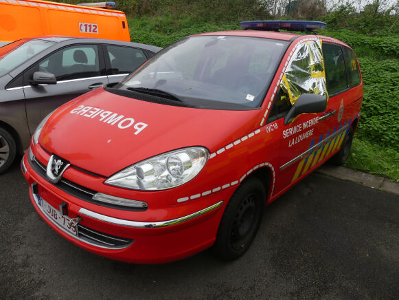 Prodaje se Peugeot 807 minivan na aukciji