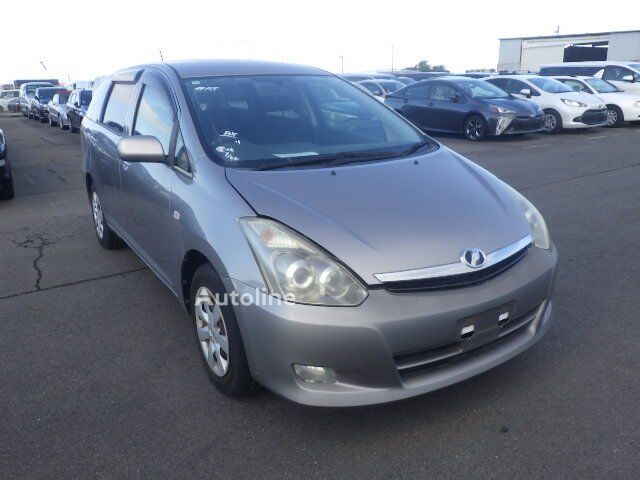 Toyota WISH minivan