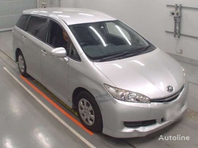 Toyota WISH minivan