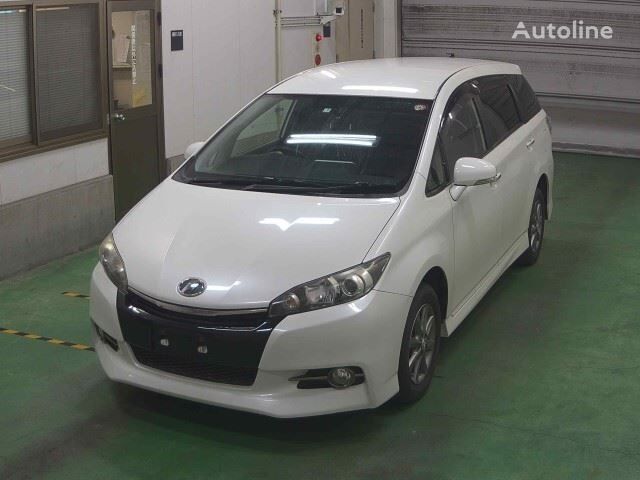 Toyota WISH minivan