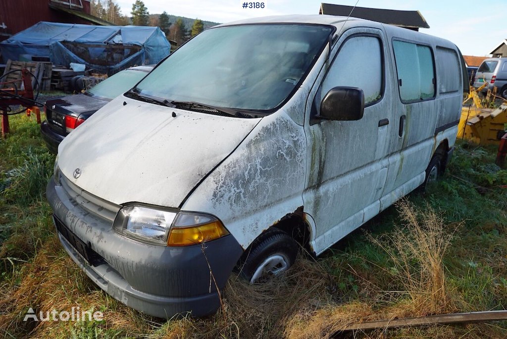 Toyota Hiace kombi minibus