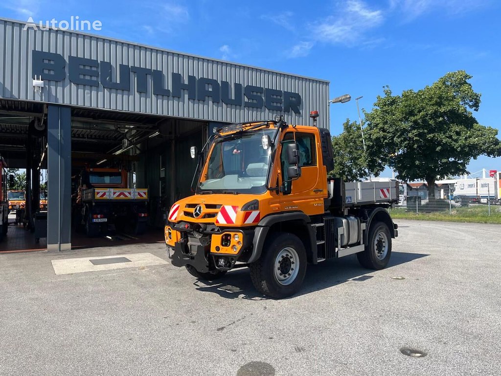 Mercedes Benz Unimog U 427 Top Ausstattung univerzalna komunalna mašina