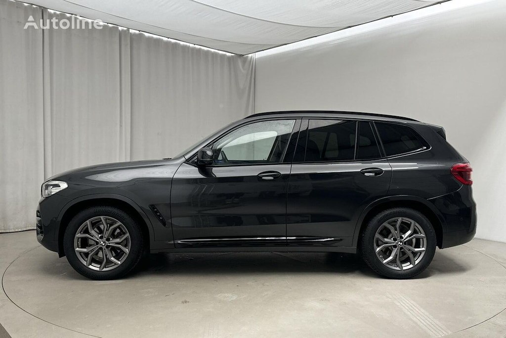 Prodaje se BMW X3 krosover na aukciji