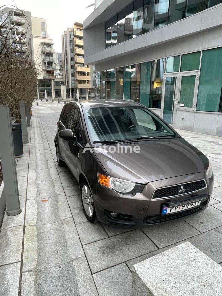 Prodaje se Mitsubishi Colt hečbek na aukciji