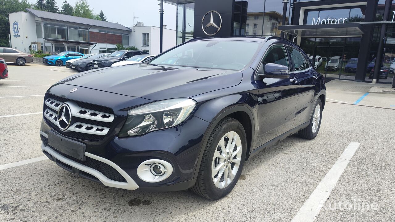 Mercedes-Benz GLA sedan