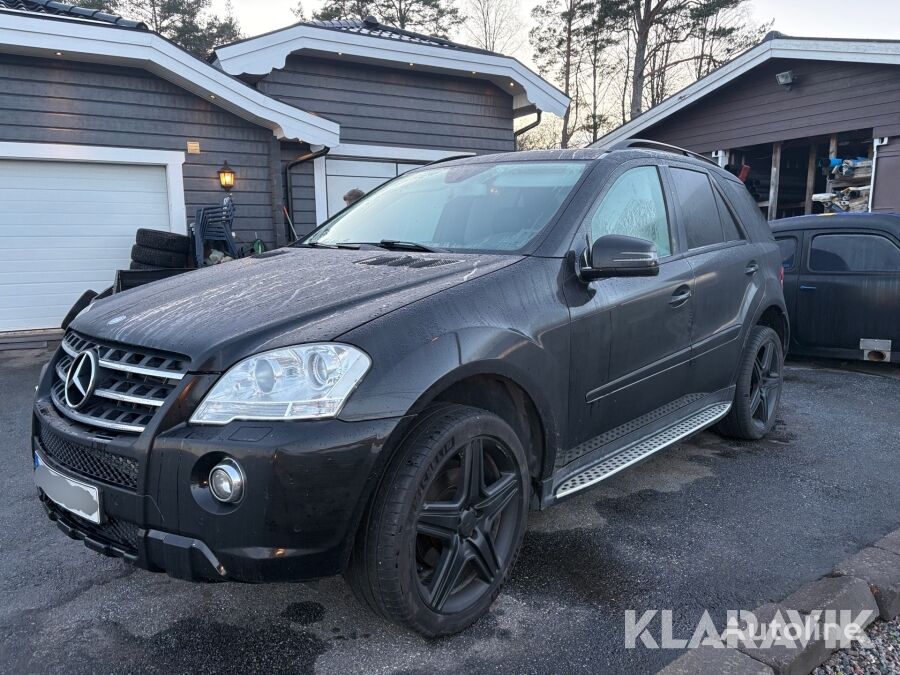 Prodaje se Mercedes-Benz 164 ML 350 terenac na aukciji