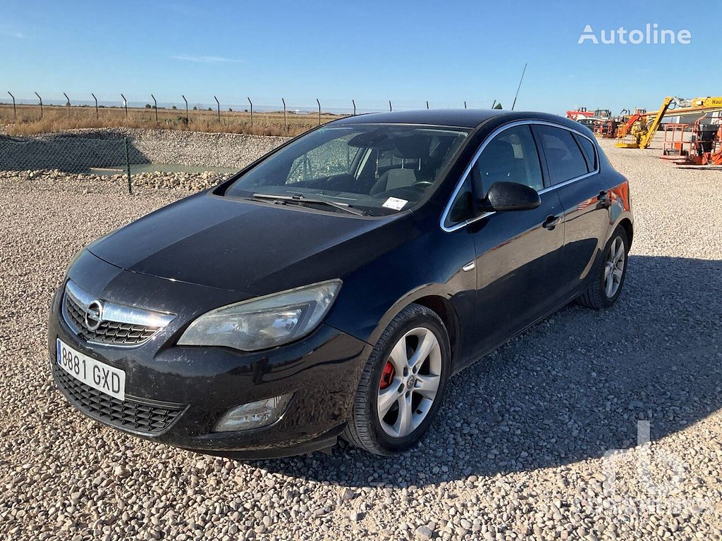 Prodaje se Opel ASTRA 1.7D krosover na aukciji