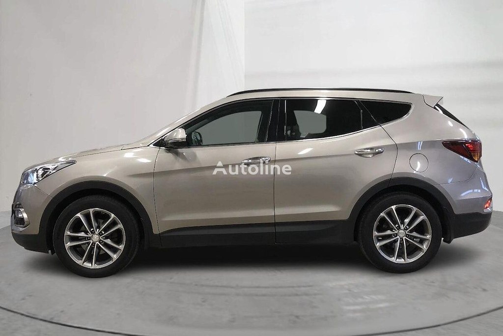 Prodaje se Hyundai Santa Fe krosover na aukciji