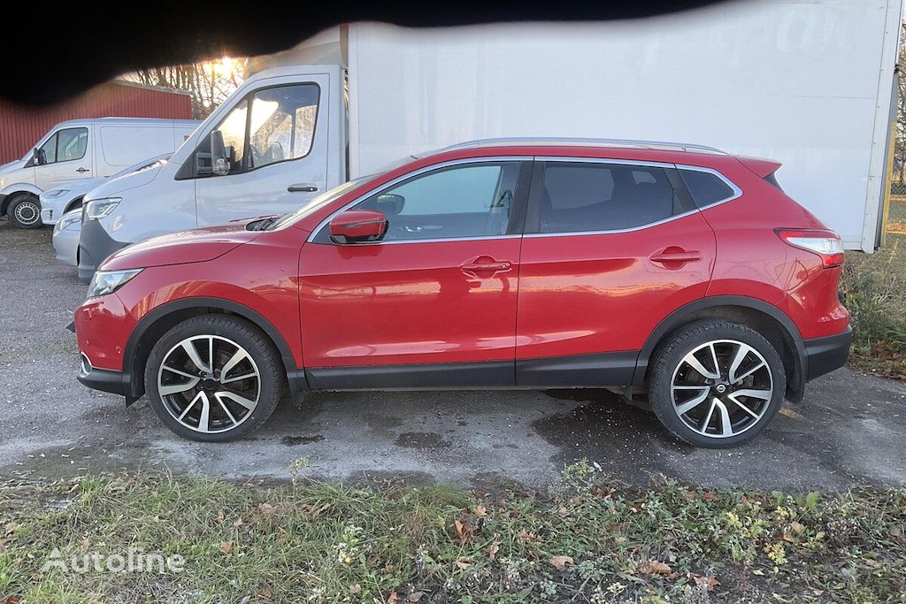 Prodaje se Nissan Qashqai krosover na aukciji