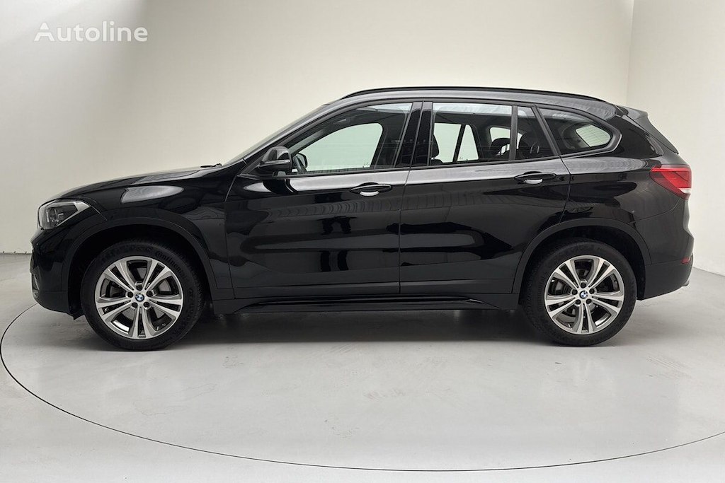 Prodaje se BMW X1 krosover na aukciji