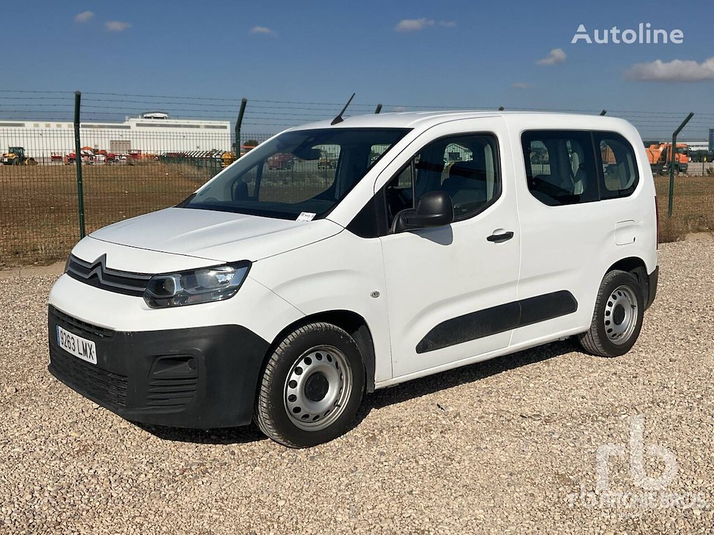 Prodaje se Citroen BERLINGO BLUEHD krosover na aukciji