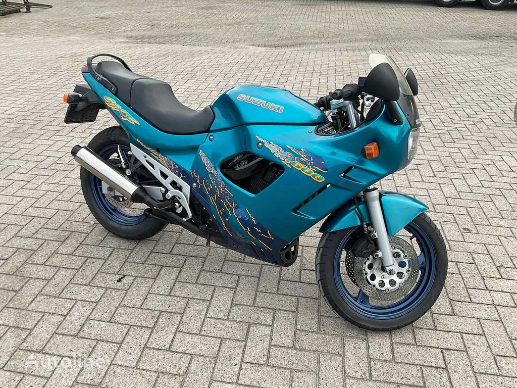 Prodaje se Suzuki Tour motocikl na aukciji