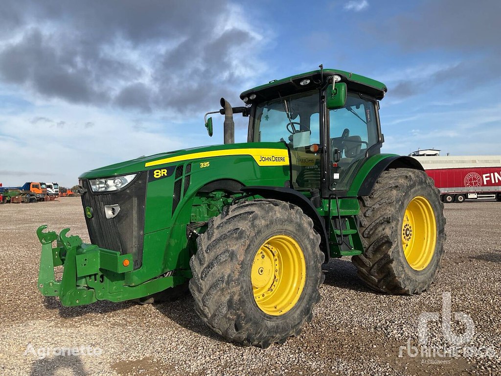 Prodaje se John Deere 8335R traktor točkaš na aukciji