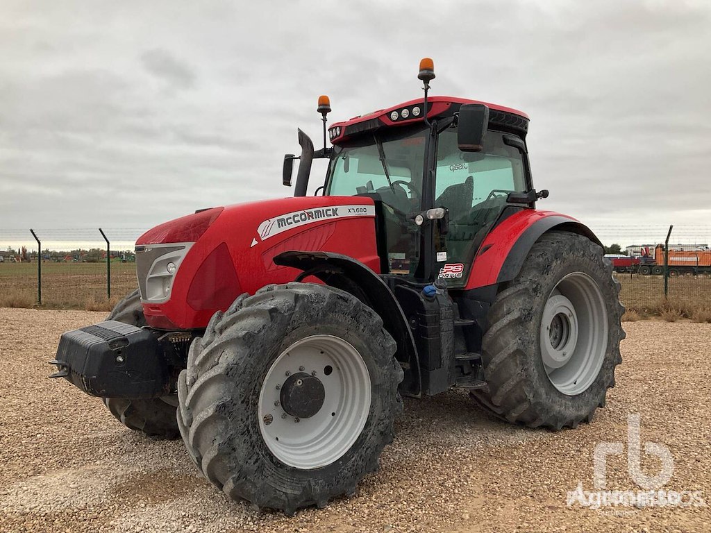 Prodaje se McCormick X7.680 traktor točkaš na aukciji