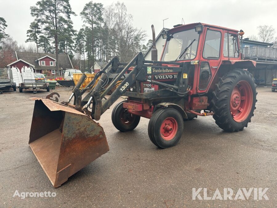 Prodaje se Volvo 2200 traktor točkaš na aukciji