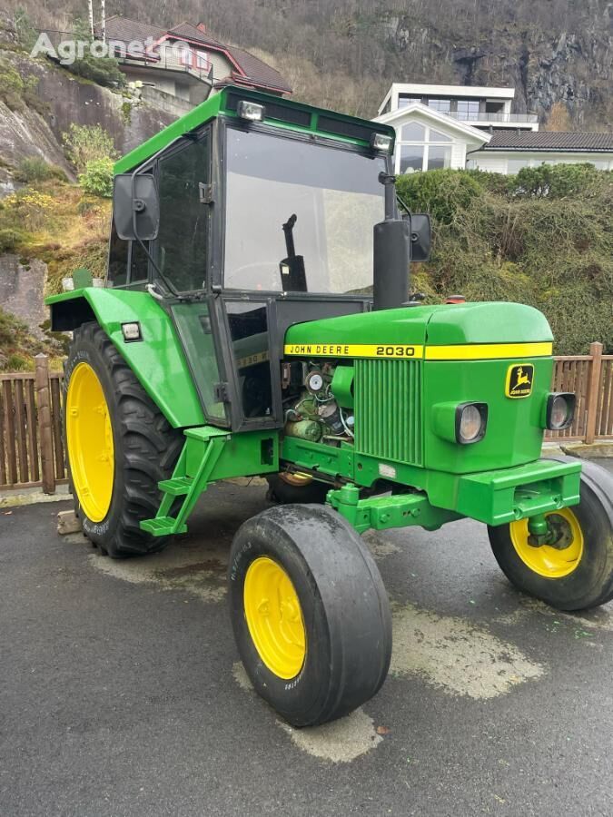 Prodaje se John Deere 2030 traktor točkaš na aukciji